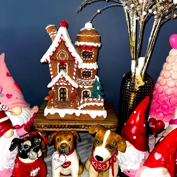 Raz imports | Holiday | Ice Cream Gingerbread House | Poshmark